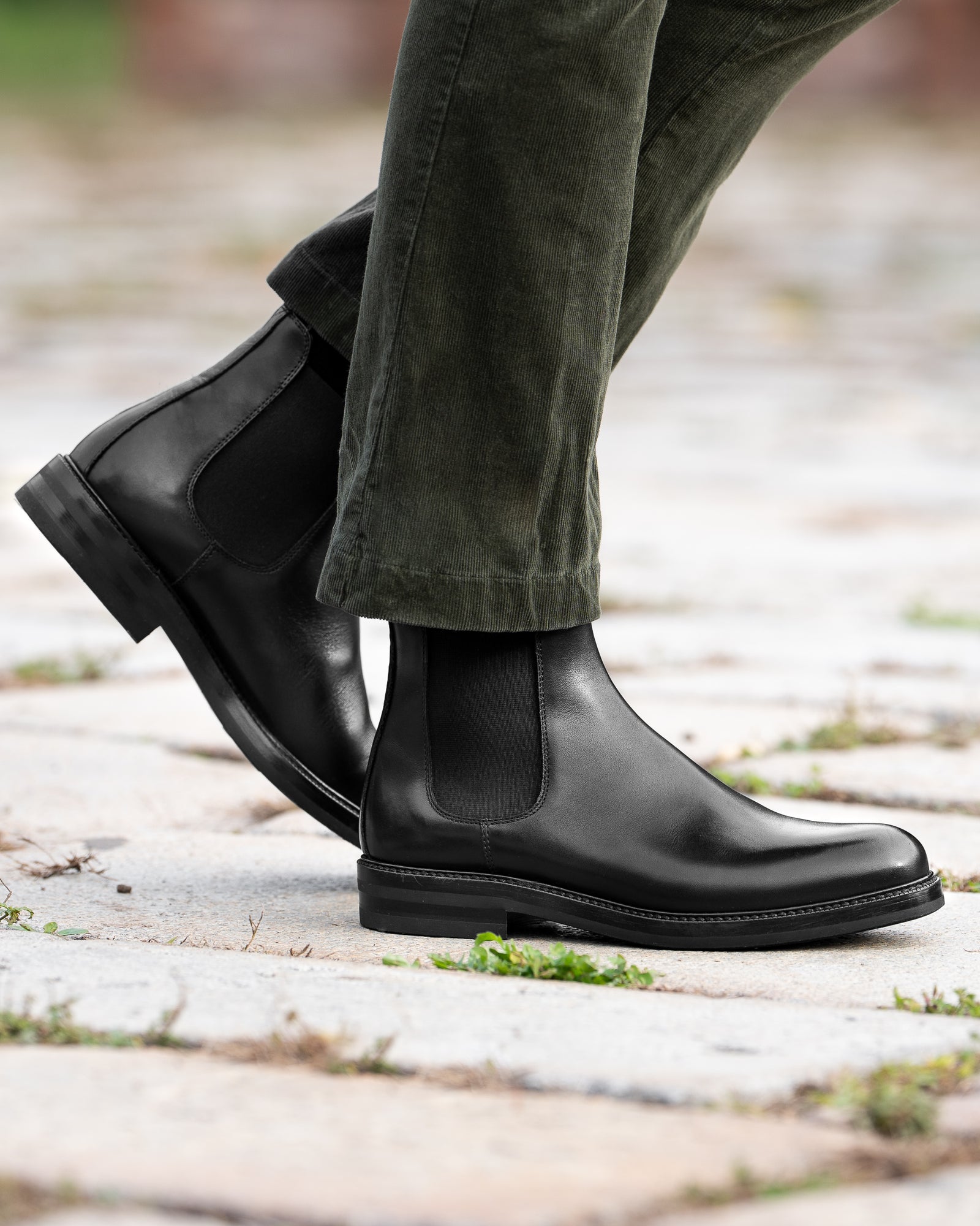 Women's Chelsea boot with Vibram sole | Velasca